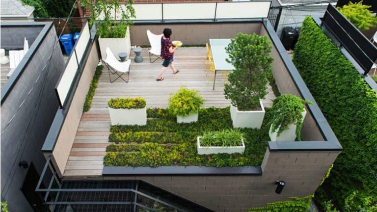 ¿Qué diferencia hay entre balcón y terraza? | Soluciones y Mediaciones